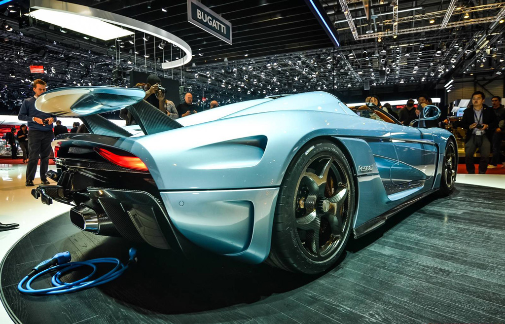 布加迪vs柯尼塞格,尼塞格布加迪谁快,布加迪vs_大山谷图库